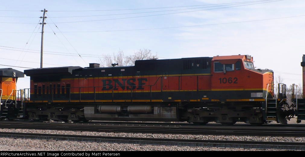 BNSF 1062